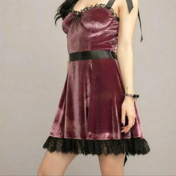 Widow Kiss | Dresses | Widow Kiss Blind Faith Gothic Stylish Velvet ...